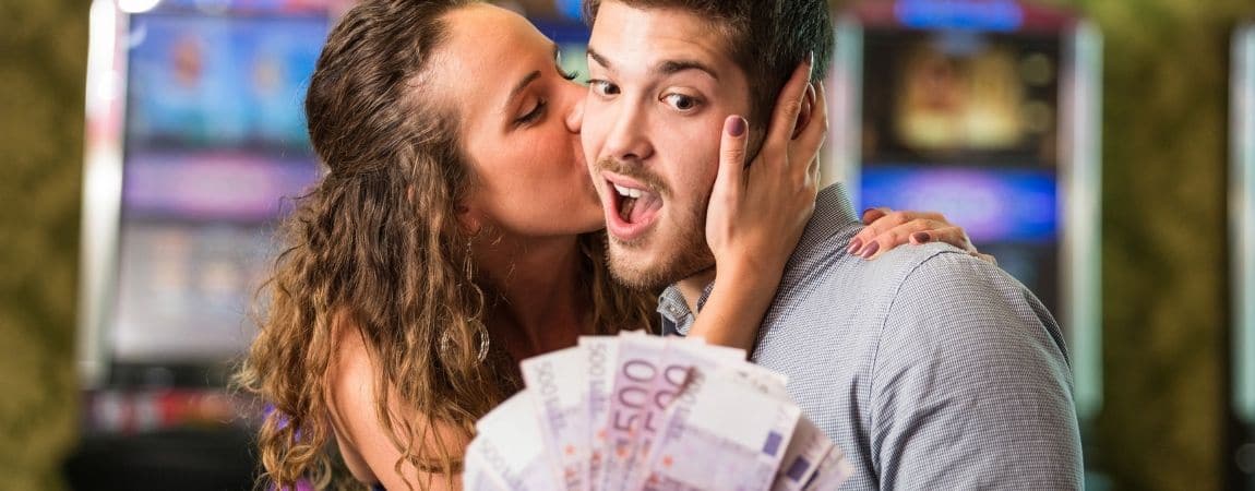 Reguli remi - Cum se joacă remi? Câștigă ușor la remi ️